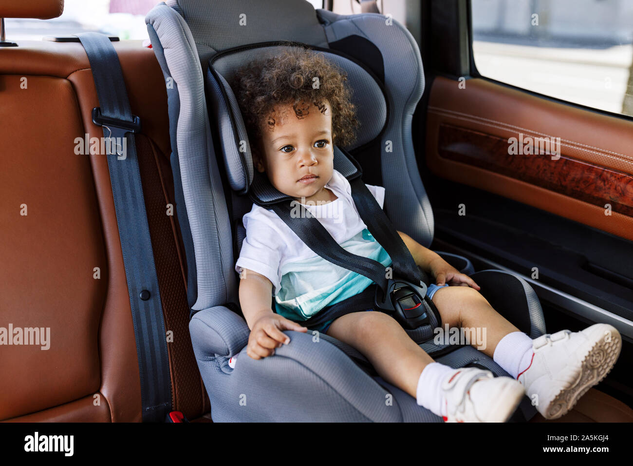 Boy in a car hi-res stock photography and images - Alamy