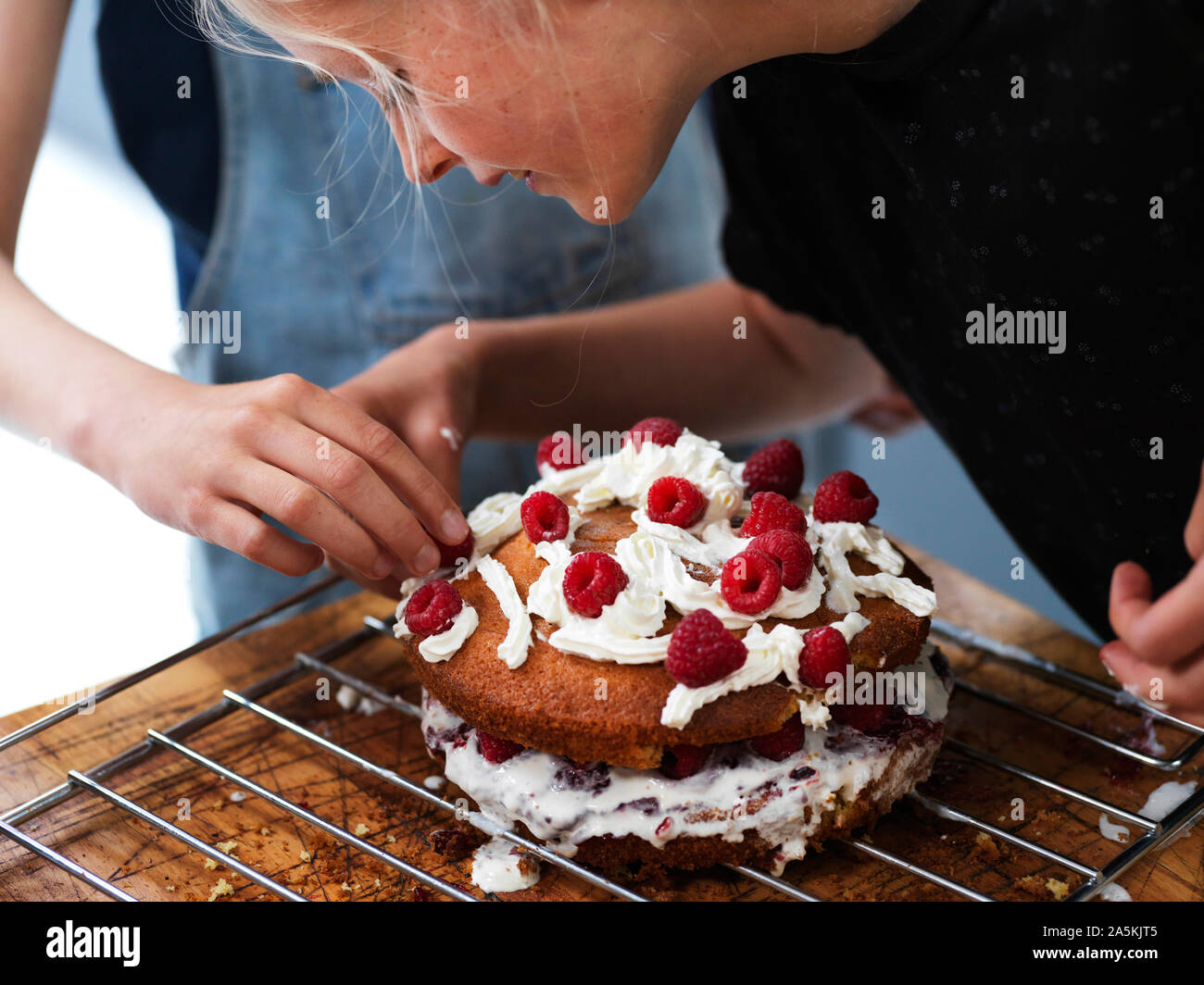Pre positioning hi-res stock photography and images - Alamy