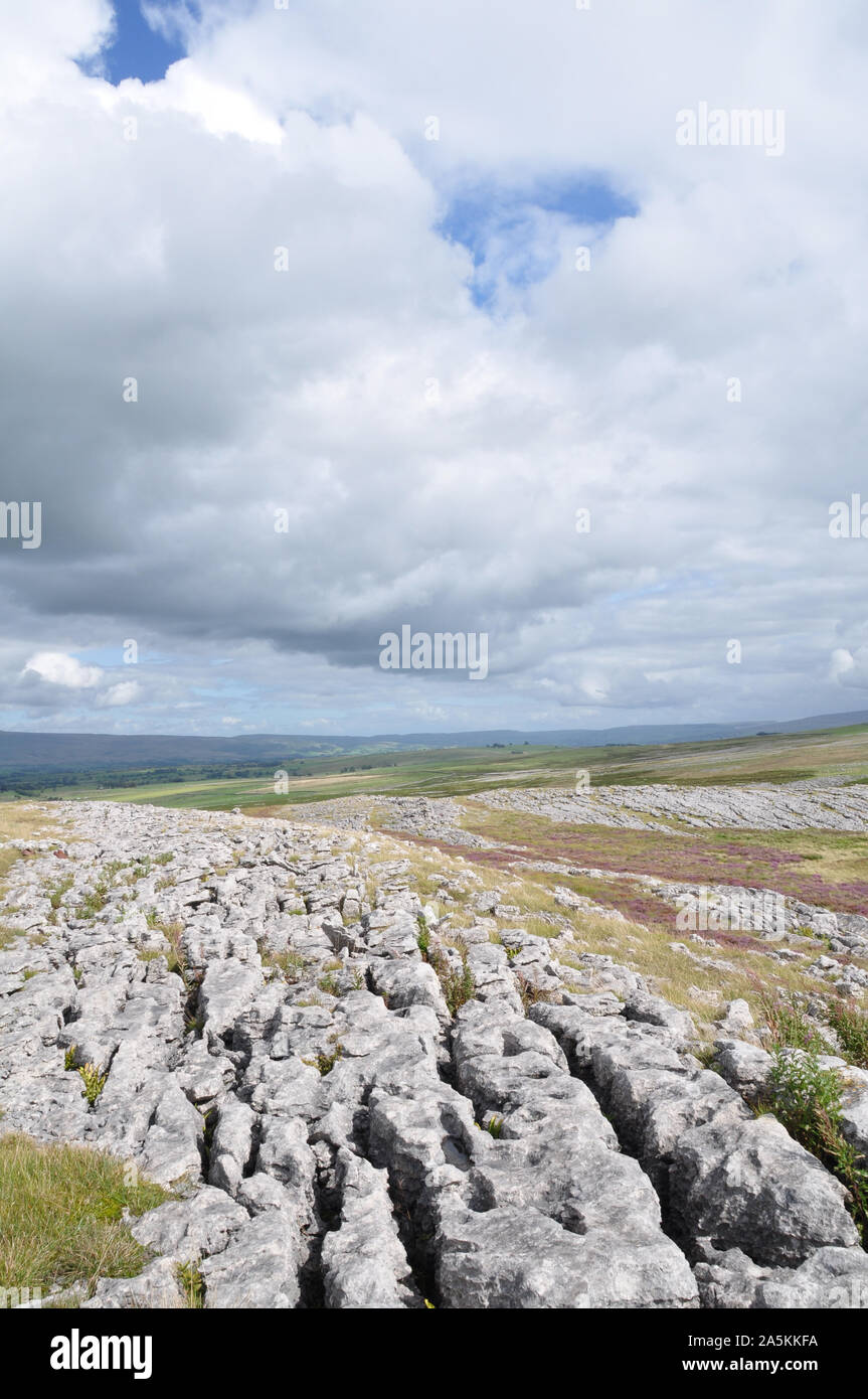 Great scar limestone hi-res stock photography and images - Alamy