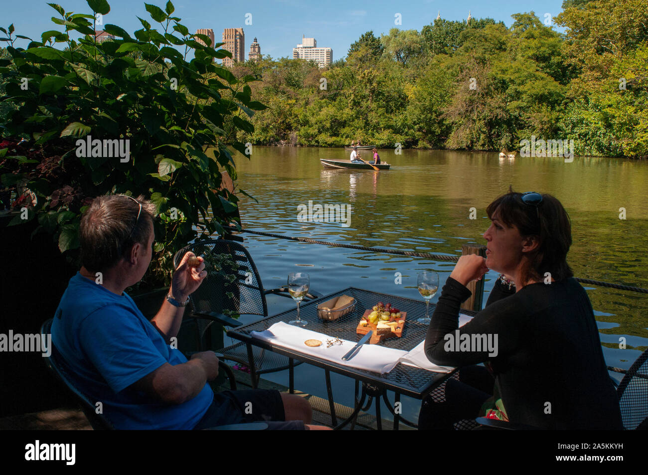 The wonderfully classy Loeb Central Park Boathouse, Manhattan New York ...