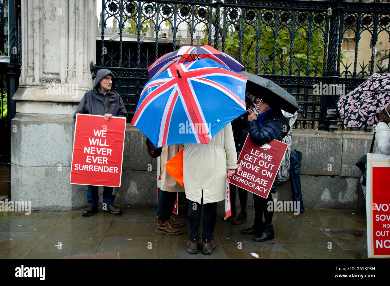 Houses of Parliament October 21st 2019. Brexit Leavers with placards ...
