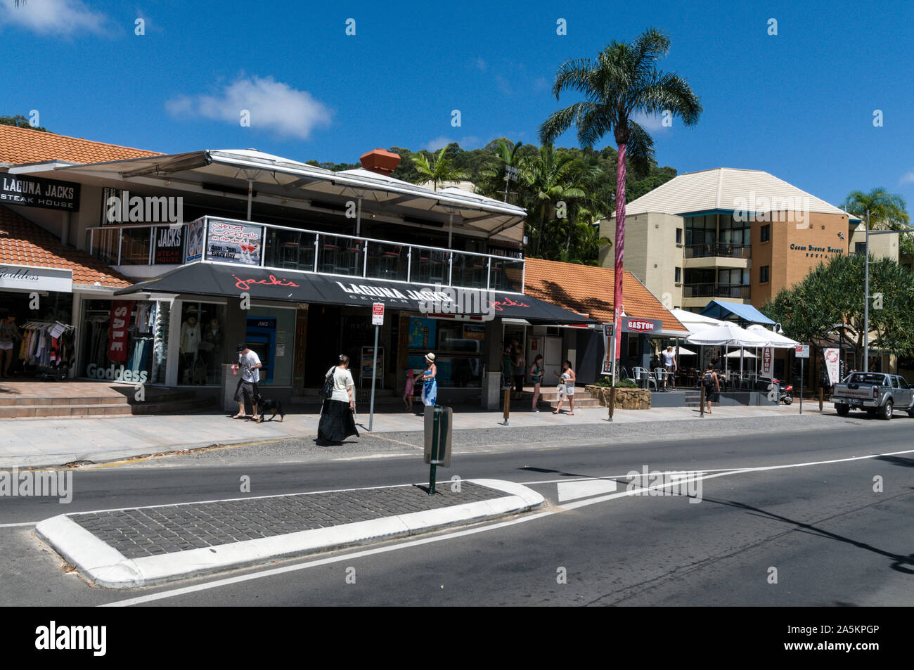 Hastings Street ( Main shopping street) in Noosa Heads on the Sunshine ...