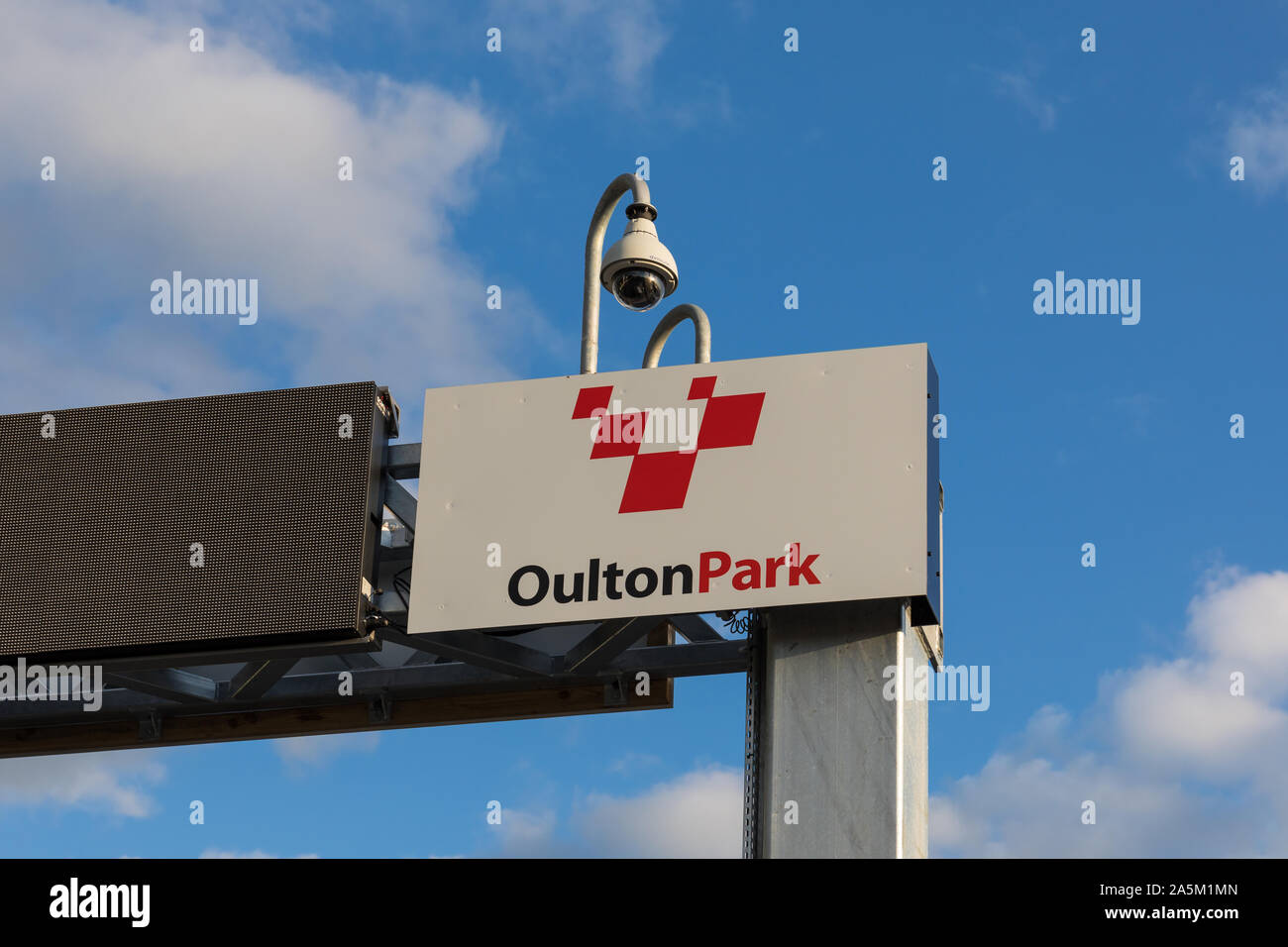 Oulton park circuit hi-res stock photography and images - Alamy