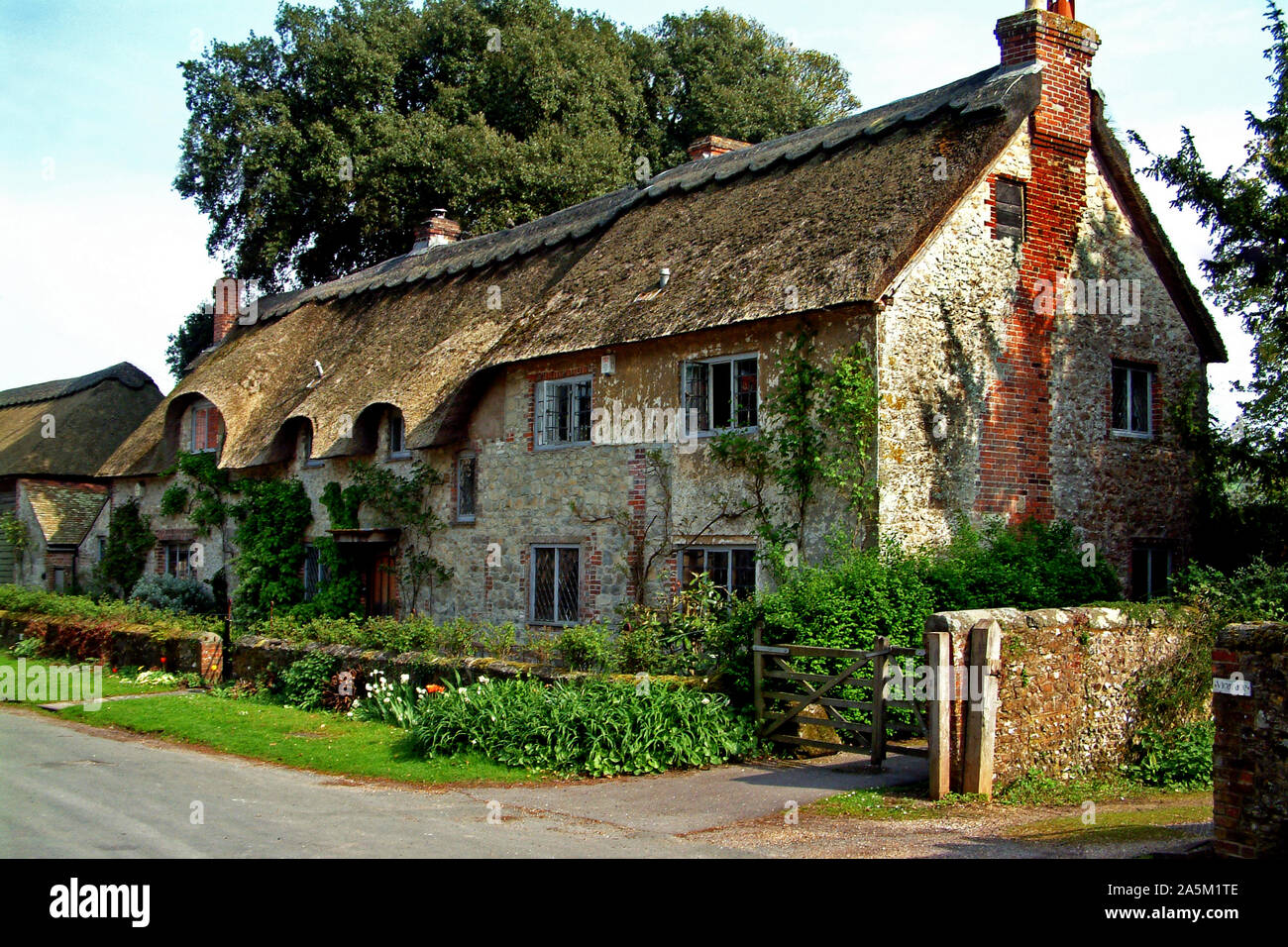 Cottage, Amberley village, UK Stock Photo - Alamy