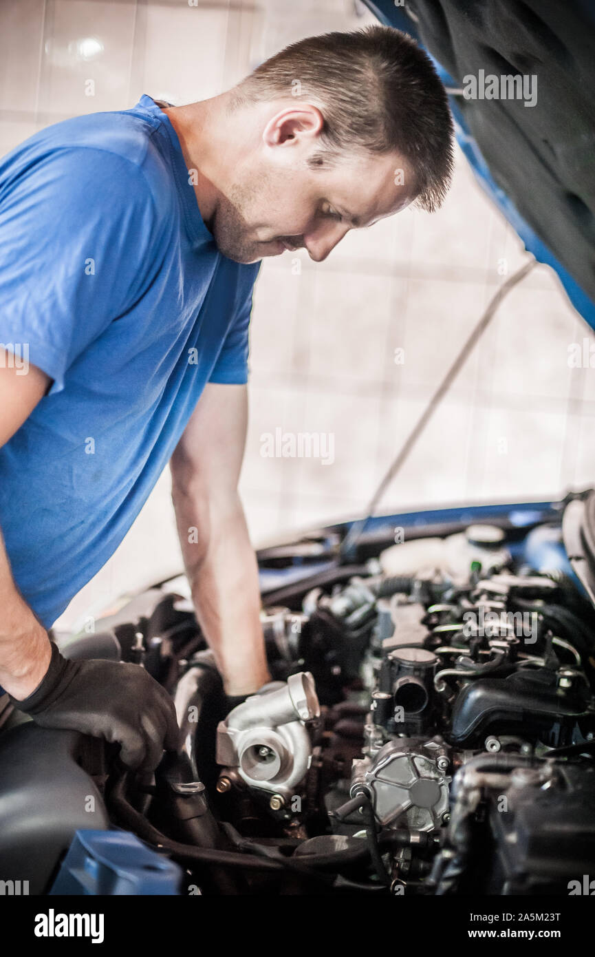 Vehicle service hi-res stock photography and images - Alamy