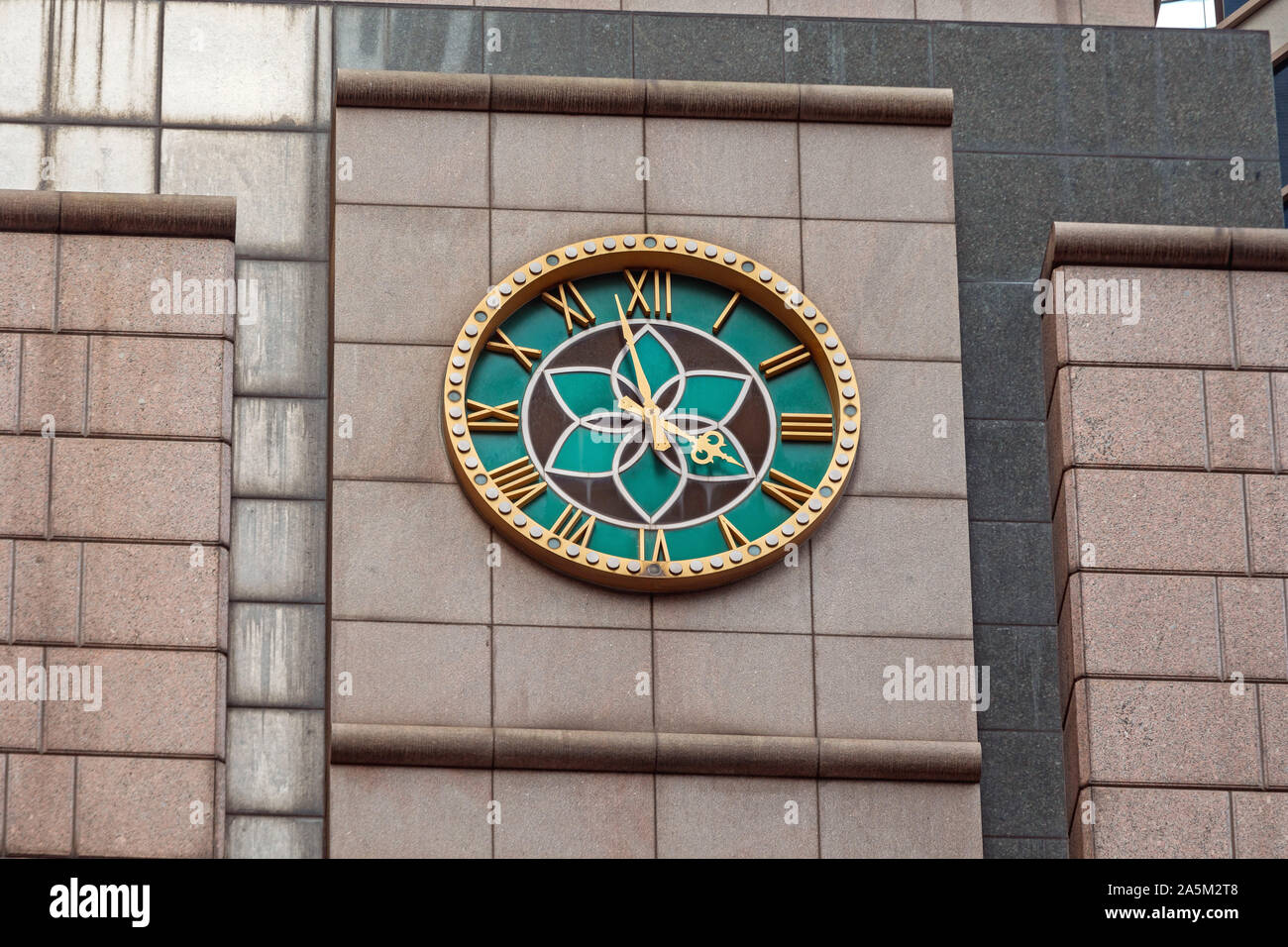 Green numbers clock hi-res stock photography and images - Alamy