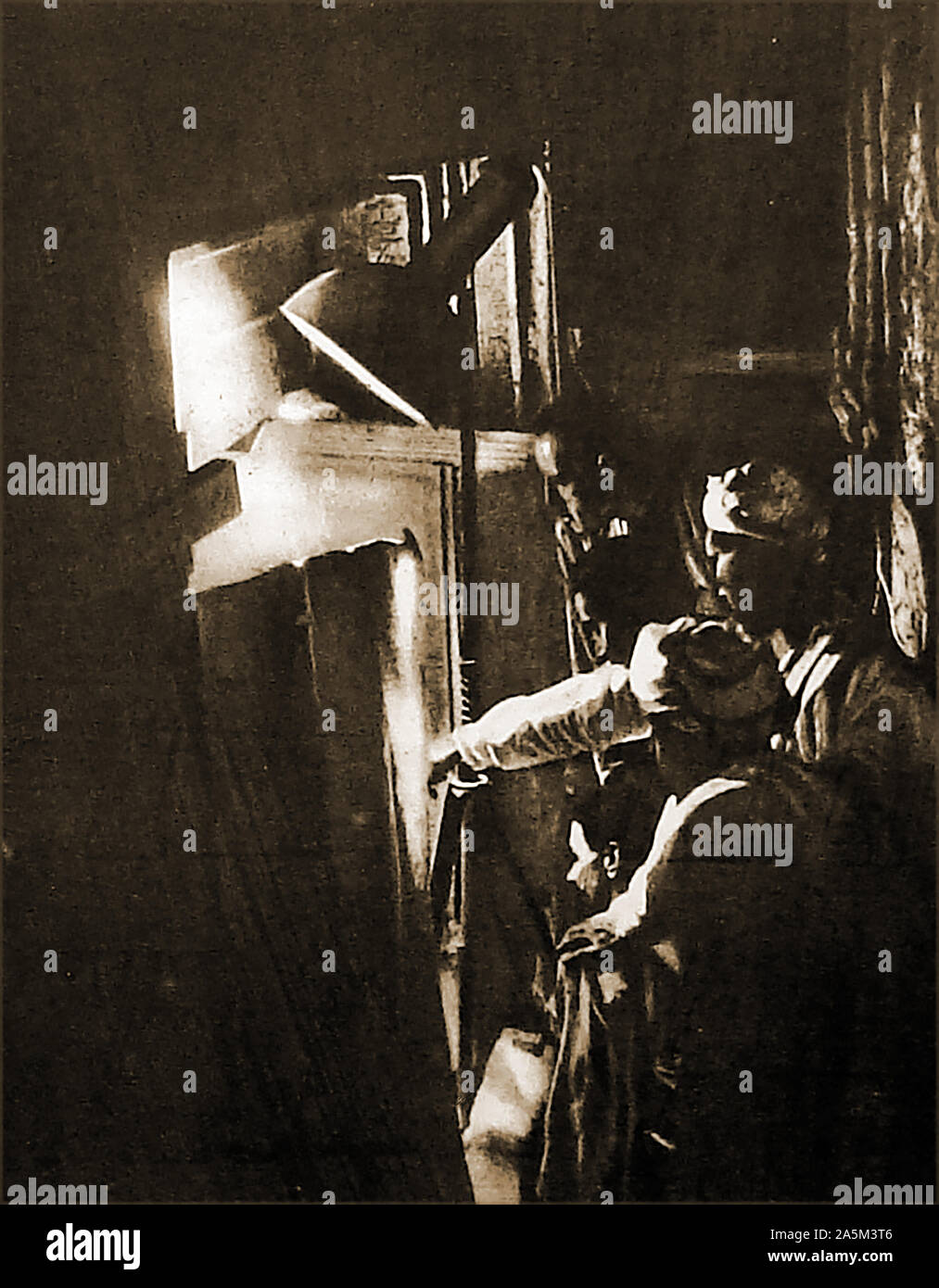 A photograph taken of archaeologist Howard Carter (1874-1935) in 1922 ...