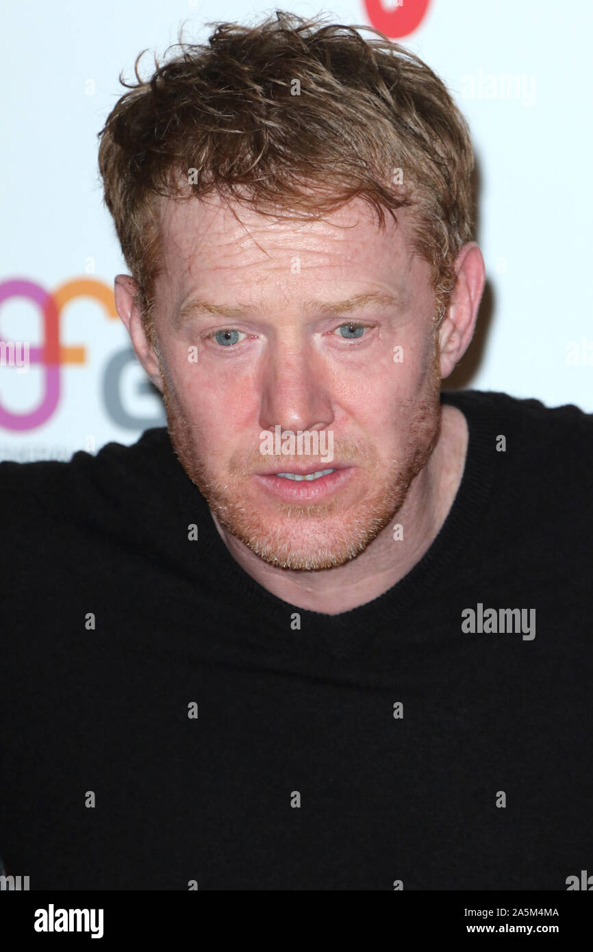 Sorry we missed you kris hitchen hi-res stock photography and images - Alamy