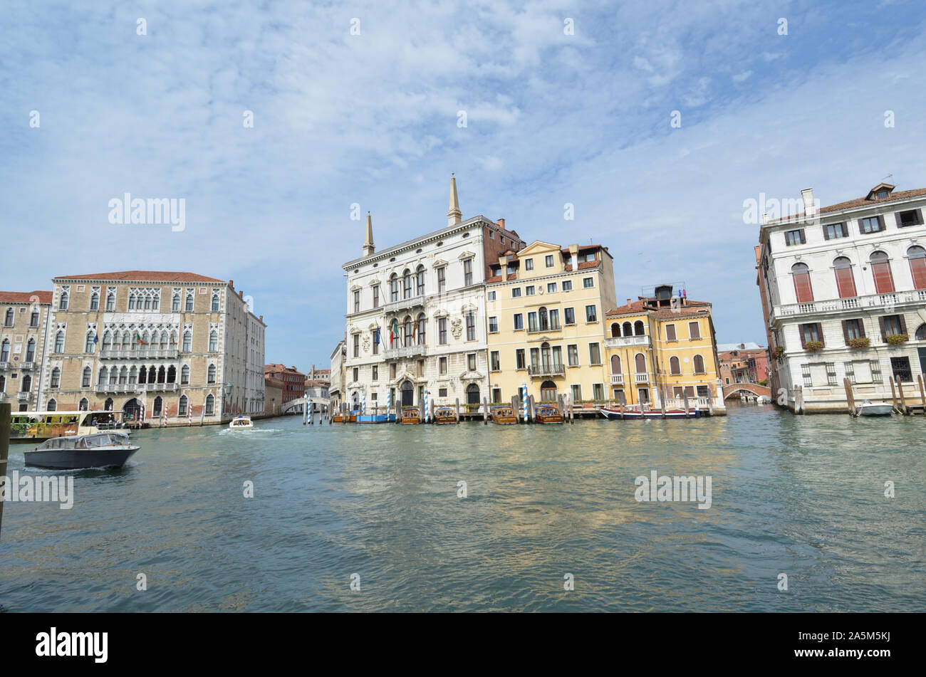 Lagune canal hi-res stock photography and images - Alamy