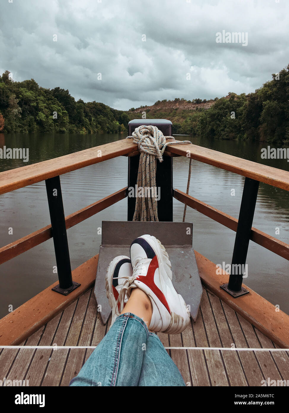 Woman bow of ship hi-res stock photography and images - Alamy