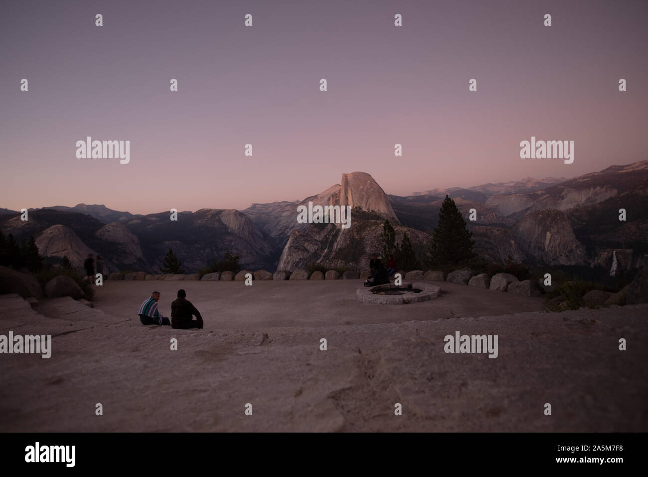 Glacier Point Amphitheater and Half Dome in Yosemite National Park ...