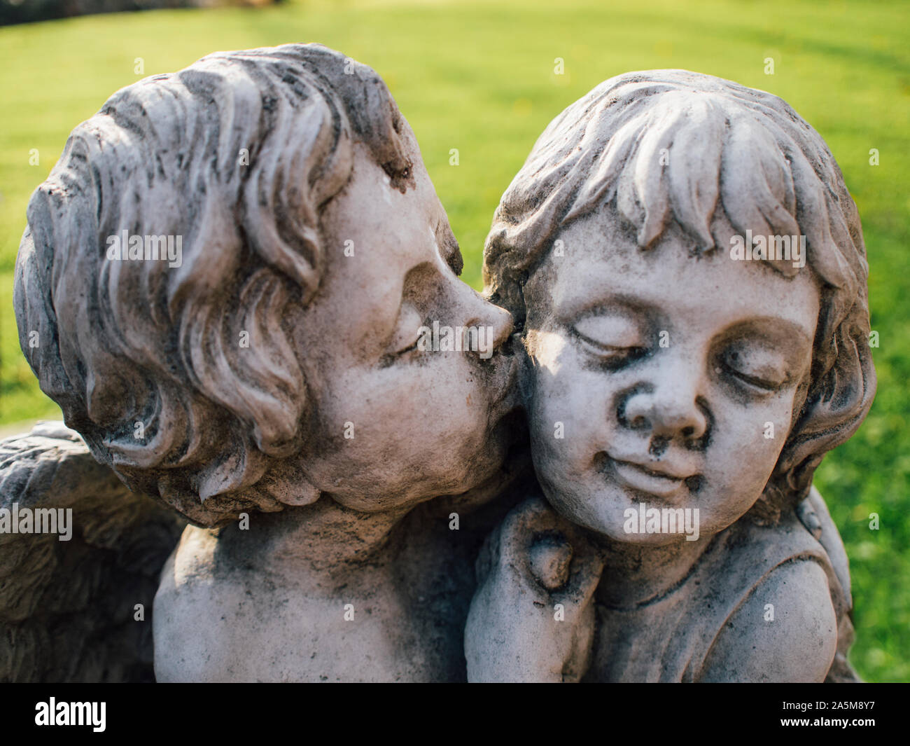Loving sculpture hi-res stock photography and images - Alamy