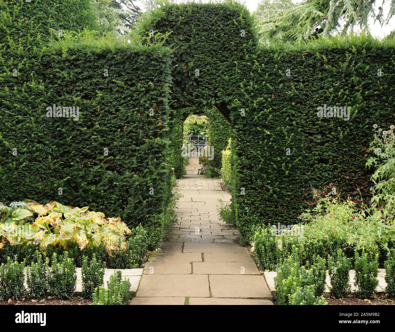 Archway Garden England High Resolution Stock Photography and Images - Alamy