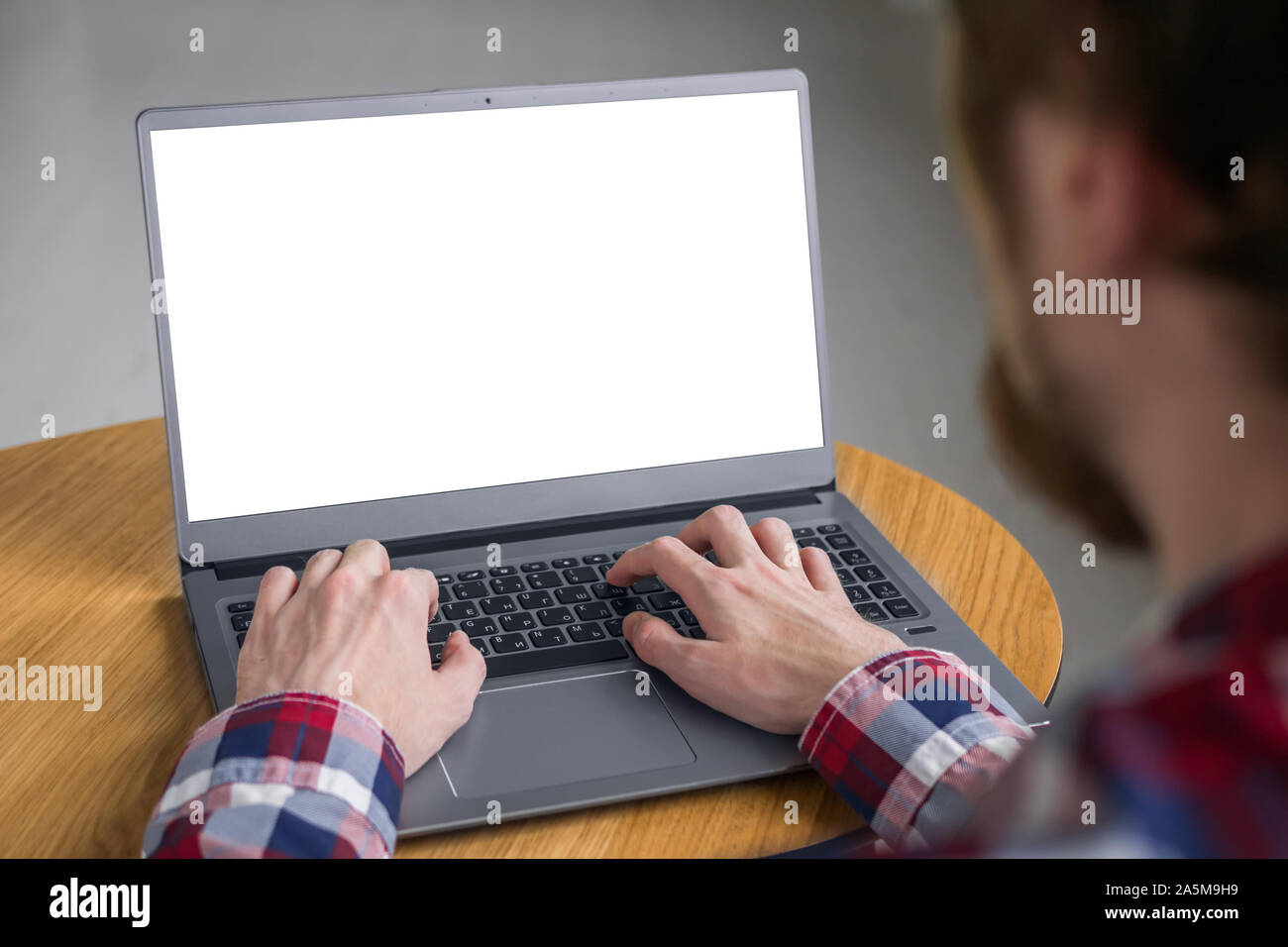 Typing look over shoulder hi-res stock photography and images - Alamy