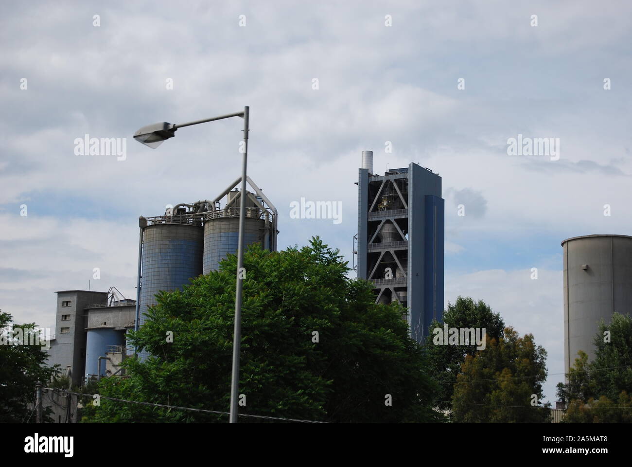 Tanks and industrial installations hi-res stock photography and images ...