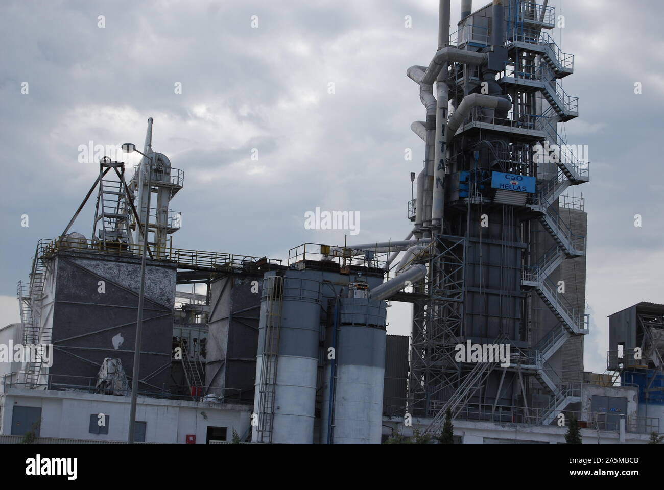 Tanks and industrial installations hi-res stock photography and images ...