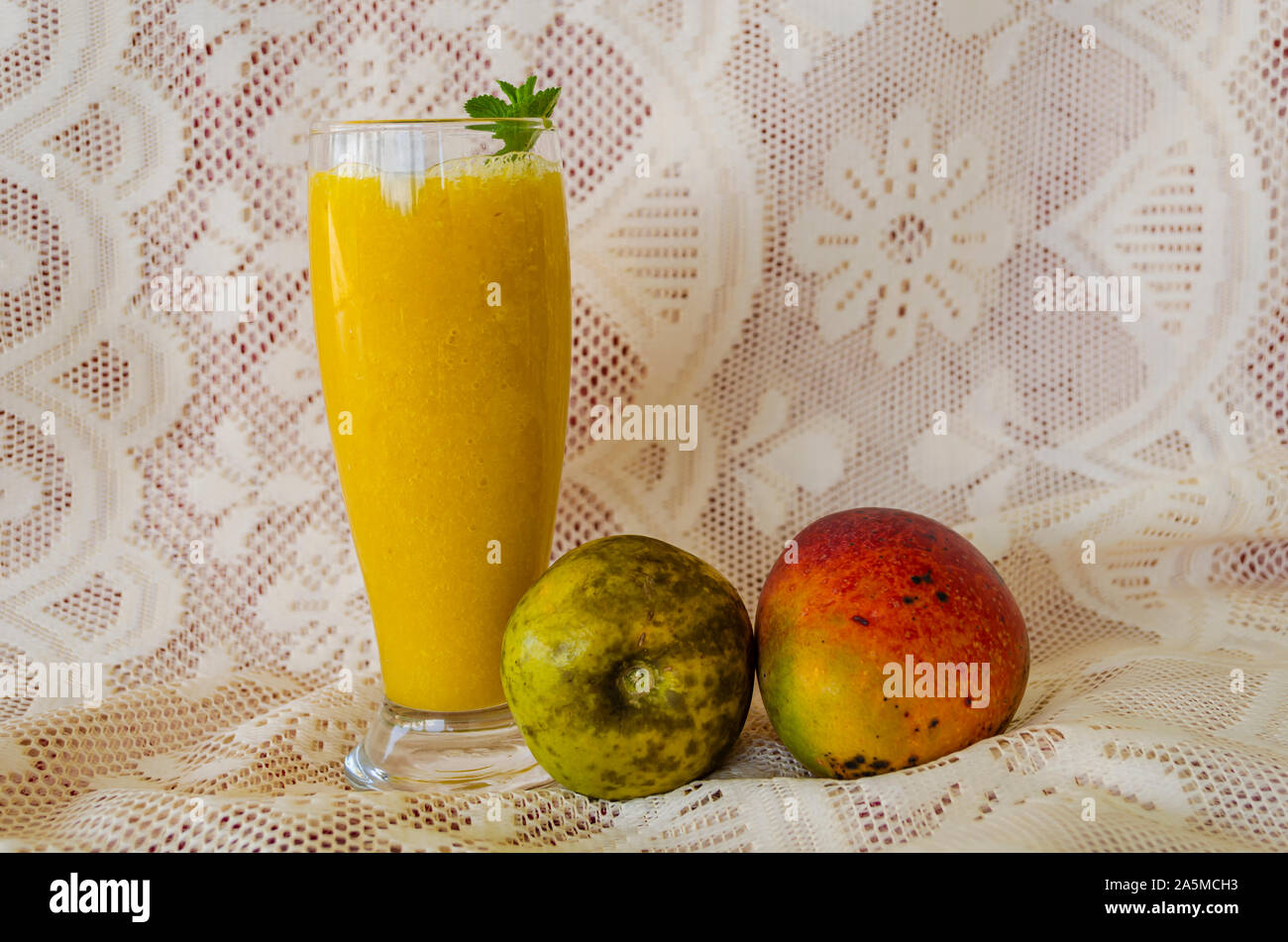 White Sapote And Mango Whole Fruits With Juice Stock Photo - Alamy