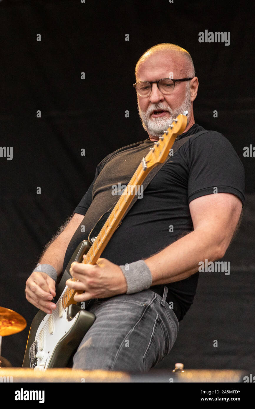 Bob mould live hi-res stock photography and images - Alamy