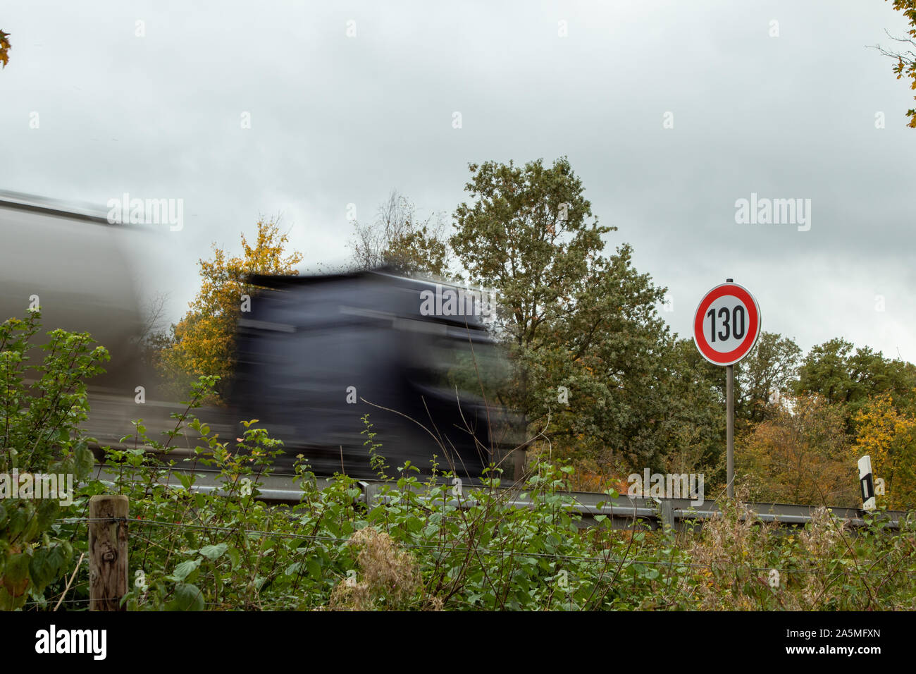 130 speed limit sign hi-res stock photography and images - Alamy