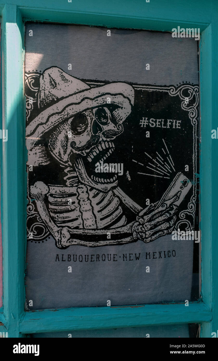 New shirt and selfie hi-res stock photography and images - Alamy