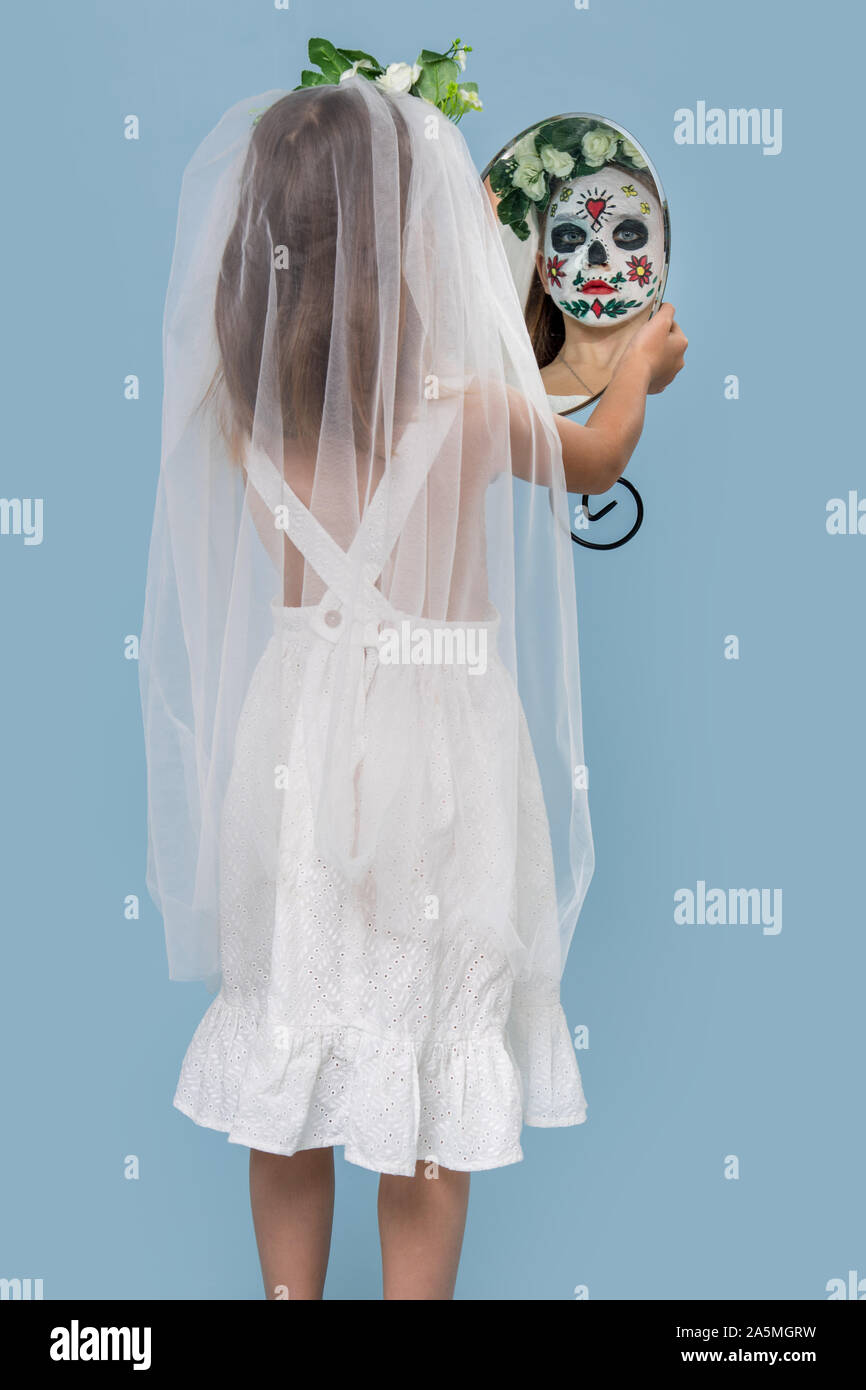 Zombie bride hi-res stock photography and images - Alamy