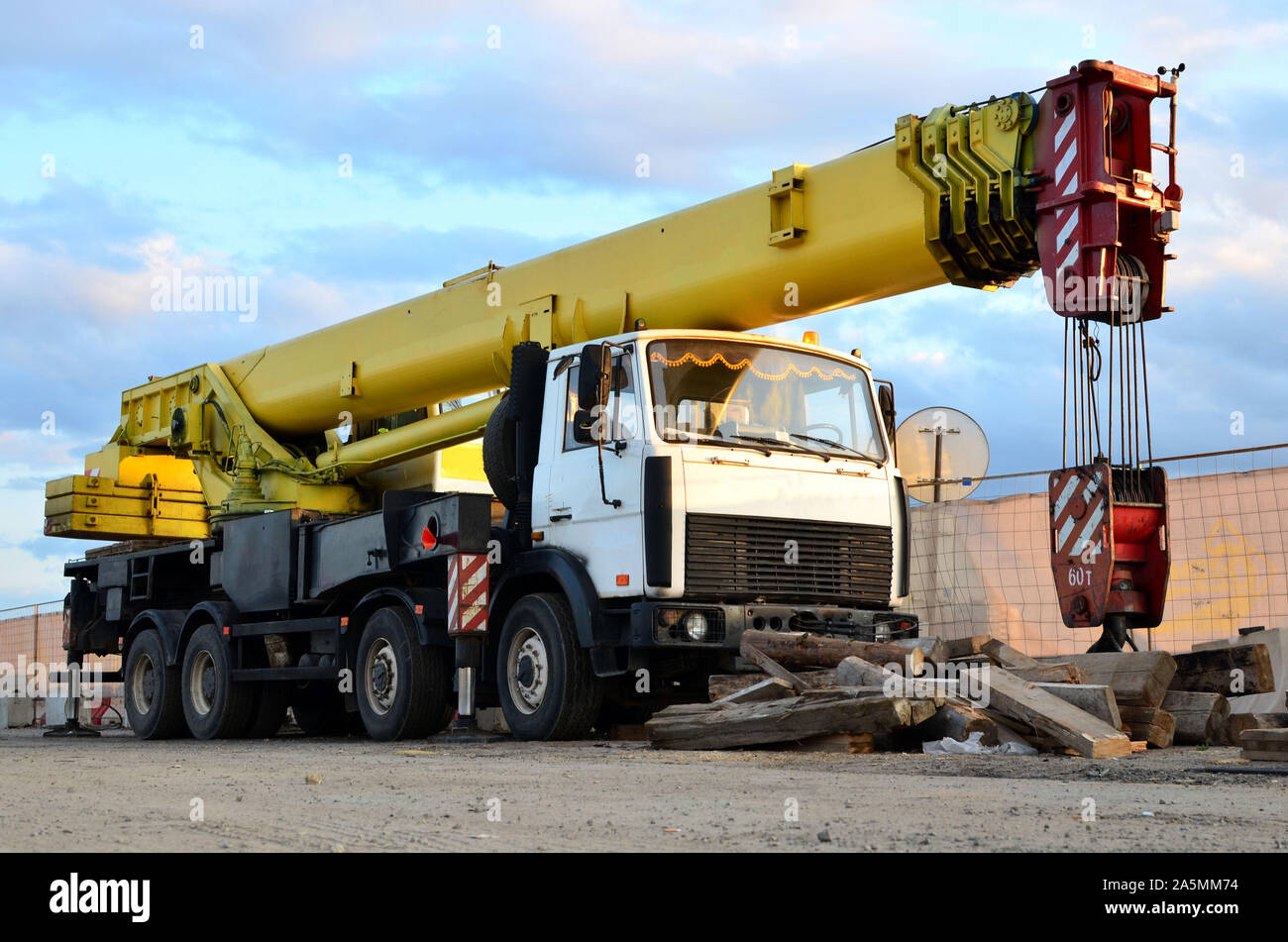 Oversize load beam hi-res stock photography and images - Alamy