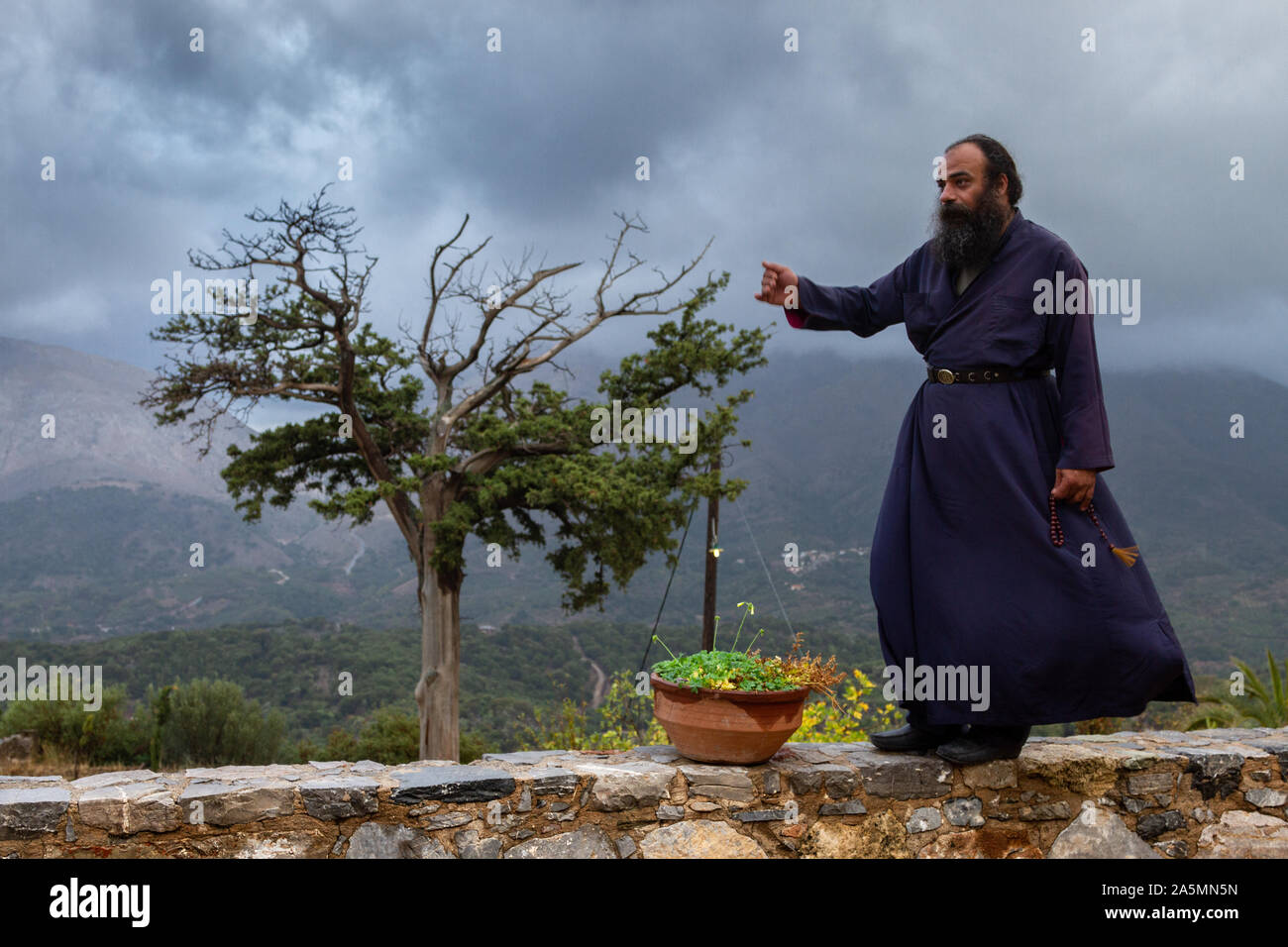 Monk greek orthodox hi-res stock photography and images - Alamy