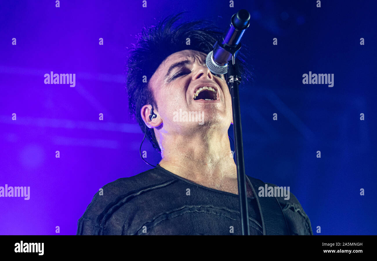 Raven numan hi-res stock photography and images - Alamy