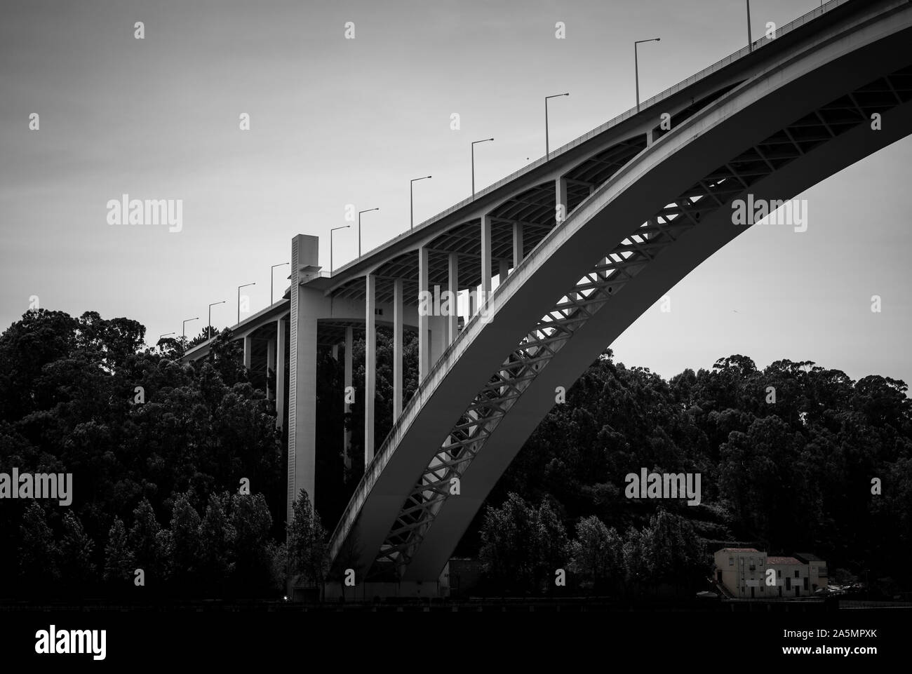 Ponte da arrábida bridge hi-res stock photography and images - Alamy