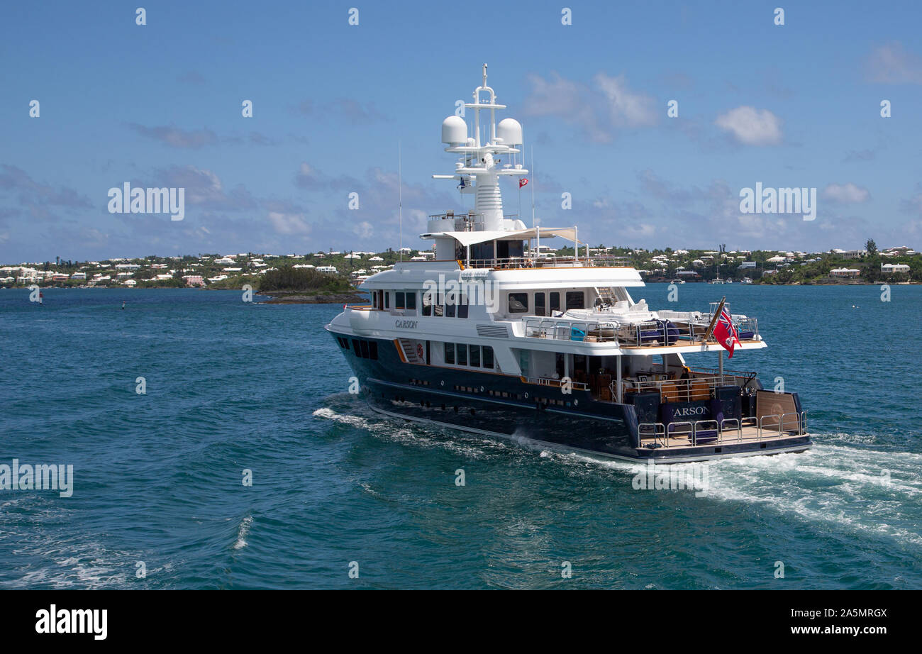Yacht Carson Cruising in Bermuda Stock Photo - Alamy