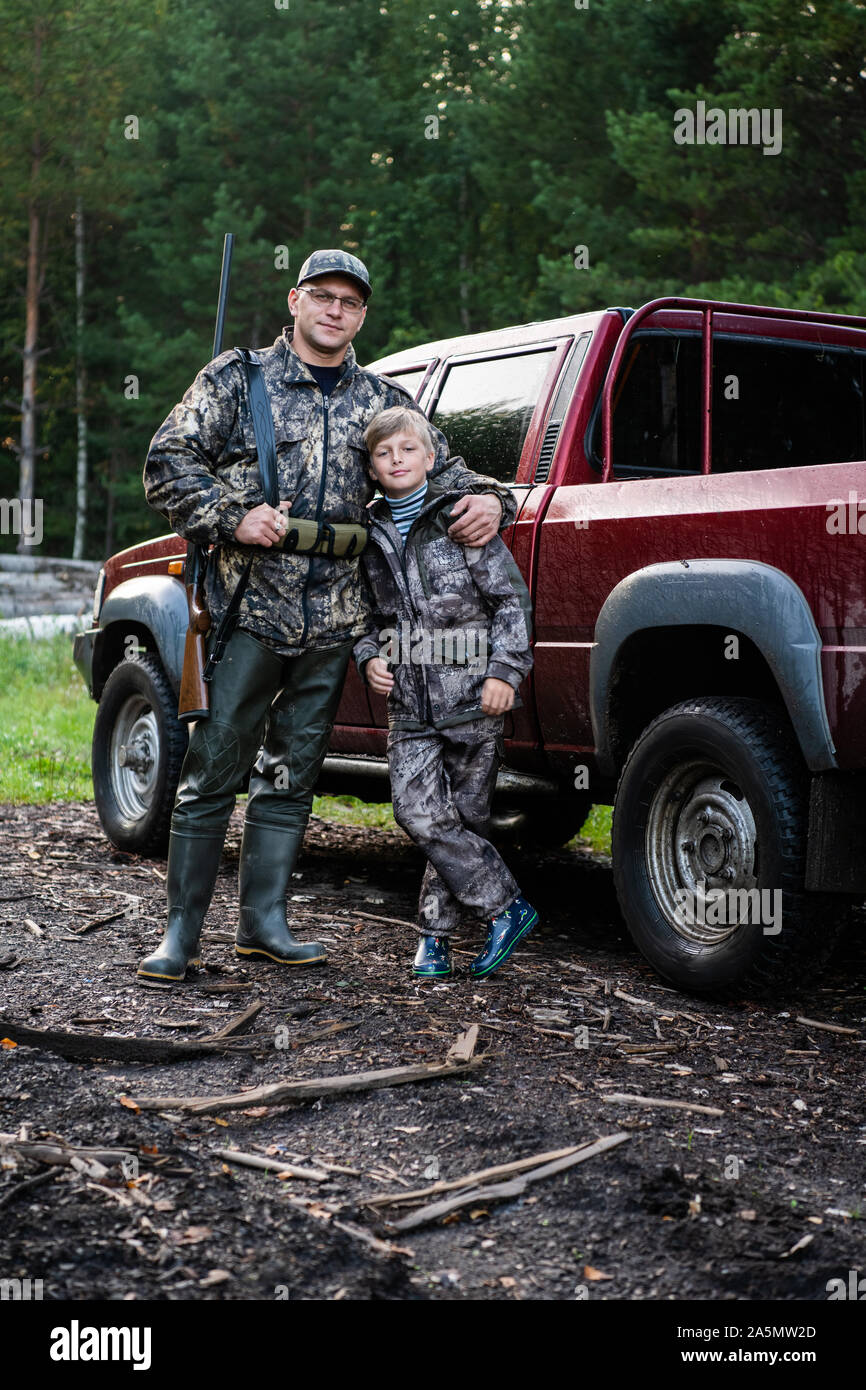 Father and son deer hunting hi-res stock photography and images - Alamy