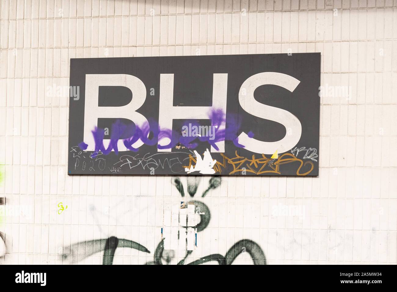 Empty city centre properties hi-res stock photography and images - Alamy