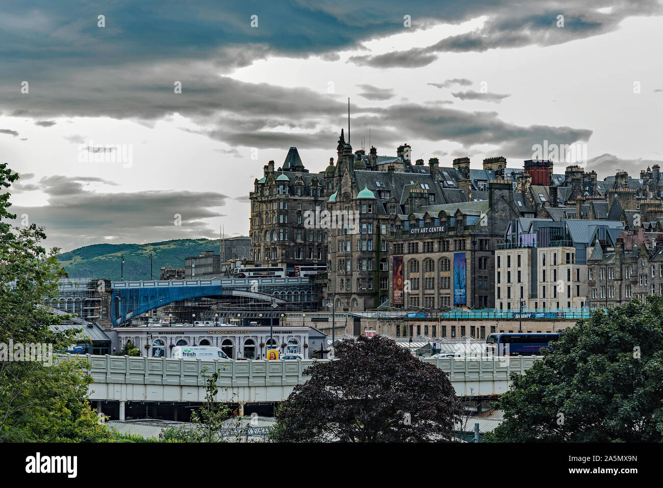 Edinburgh city view hi-res stock photography and images - Alamy