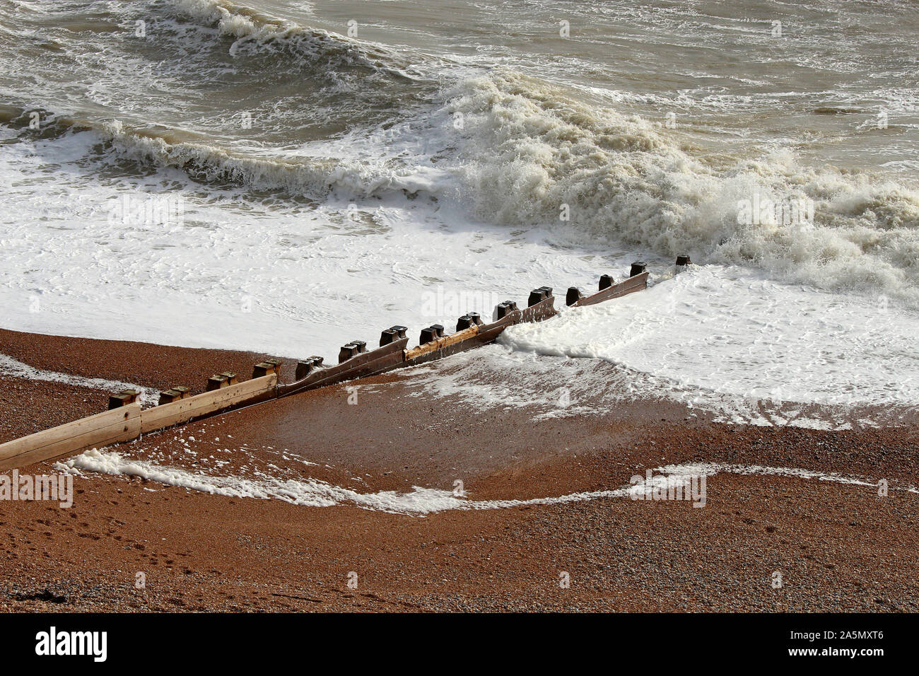 Wooden groynes hi-res stock photography and images - Alamy
