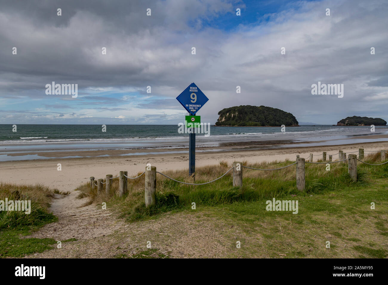 Whangamata beach hi-res stock photography and images - Alamy