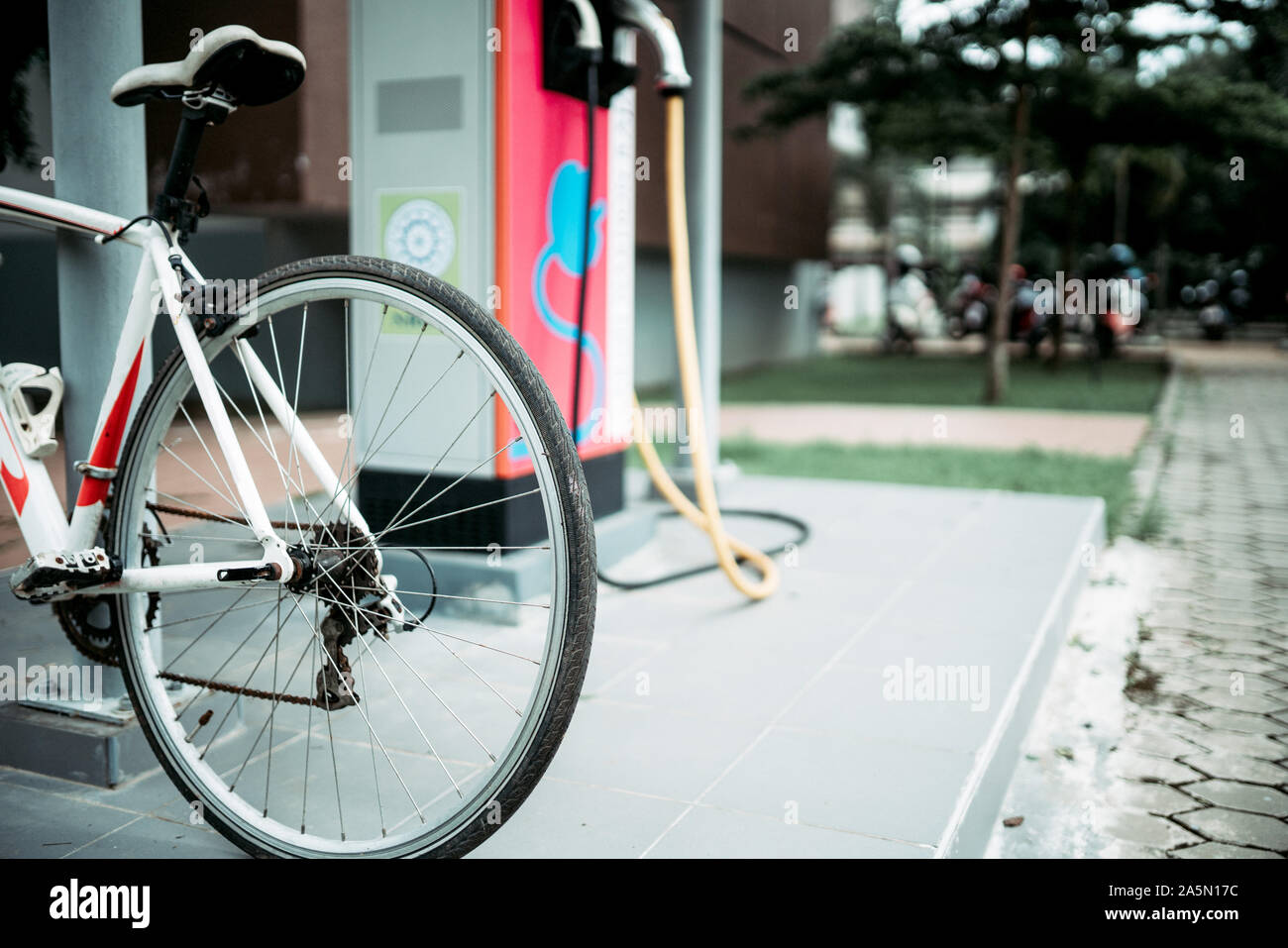 E charging stations hi-res stock photography and images - Alamy