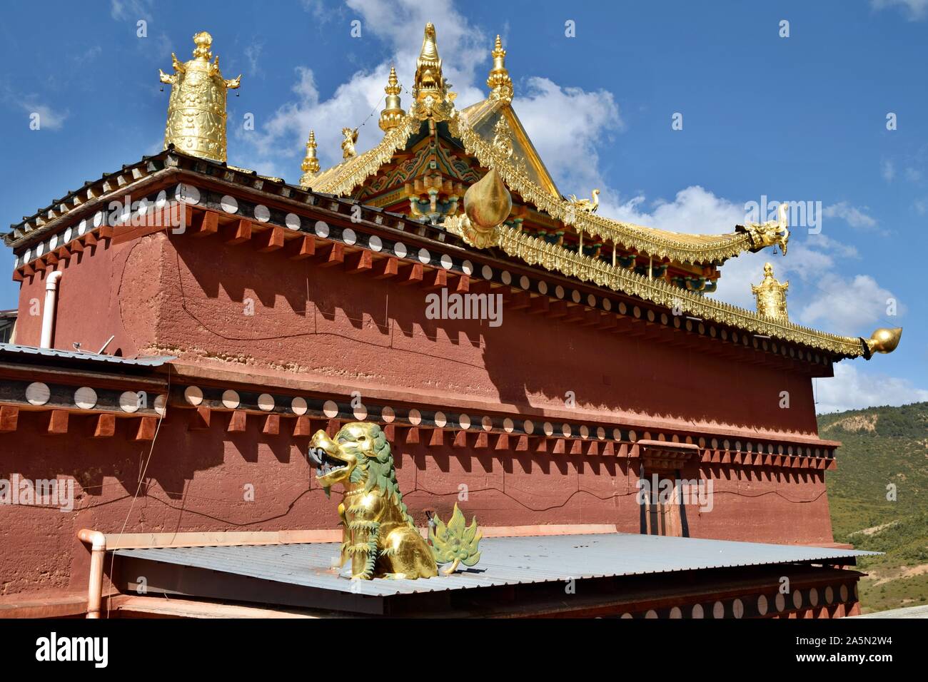 Songzanlin Monastery, the largest Tibetan Buddhism monastery in Yunnan ...