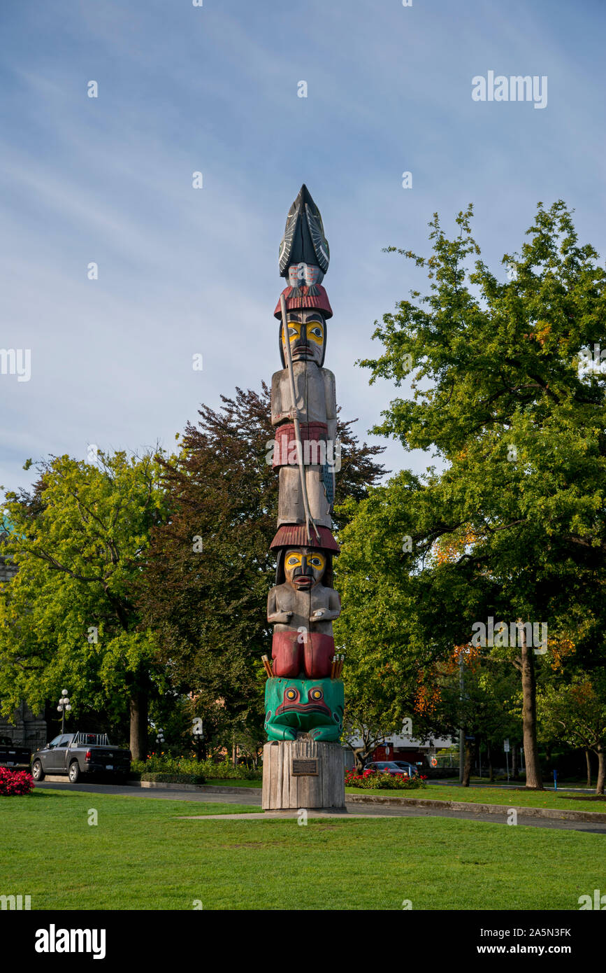 Victoria british columbia totem hi-res stock photography and images - Alamy