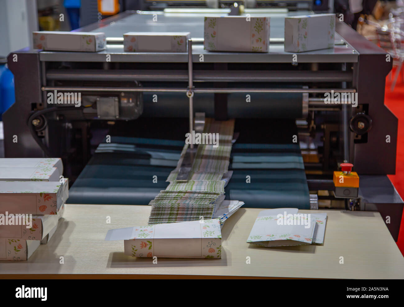 Packaging printing machine from printing to finishing Stock Photo - Alamy
