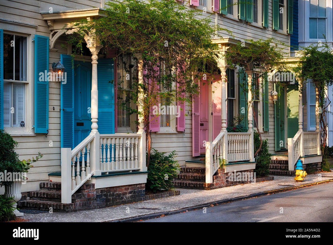 Colorful Historic Row Houses, Savannah, Georgia Stock Photo - Alamy Colorful Historic Row Houses, Savannah, Georgia Stock Photo - Alamy