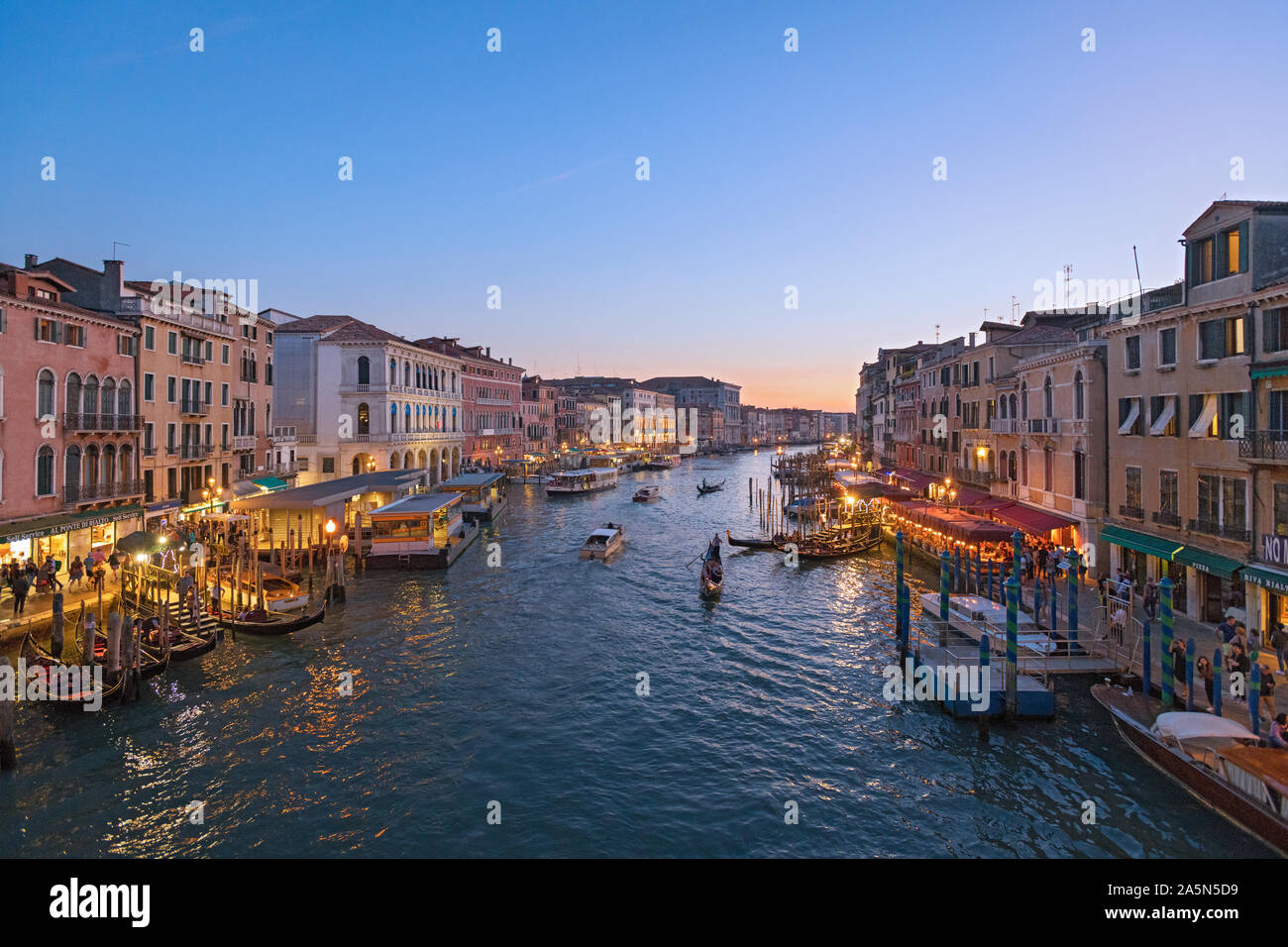 Architecture landmarks venice italy hi-res stock photography and images ...