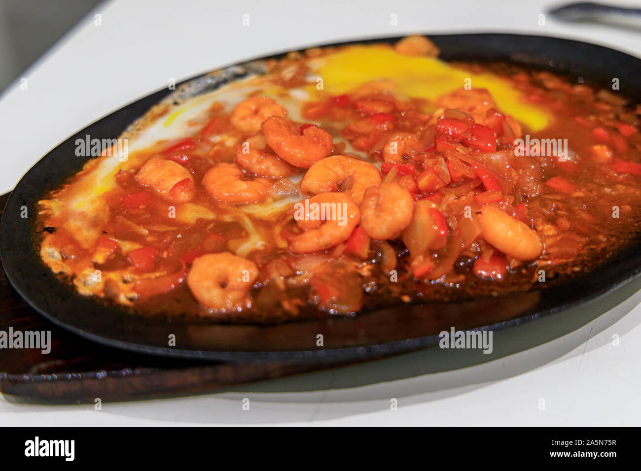 Popular Filipino food Sizzling Gambas, Philippines Stock Photo - Alamy
