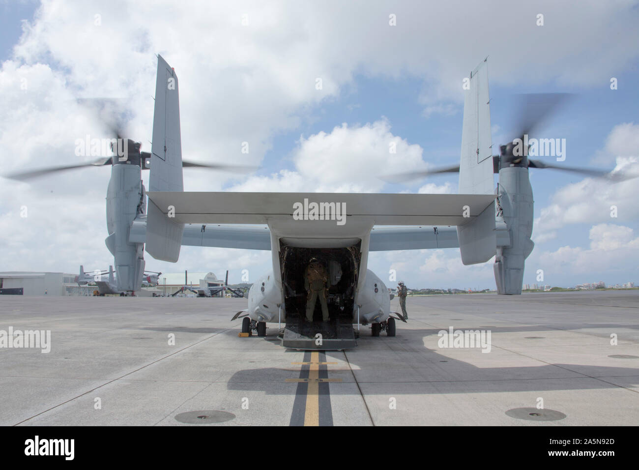 Marines with Marine Medium Tiltrotor Squadron 265 (Reinforced), 31st ...
