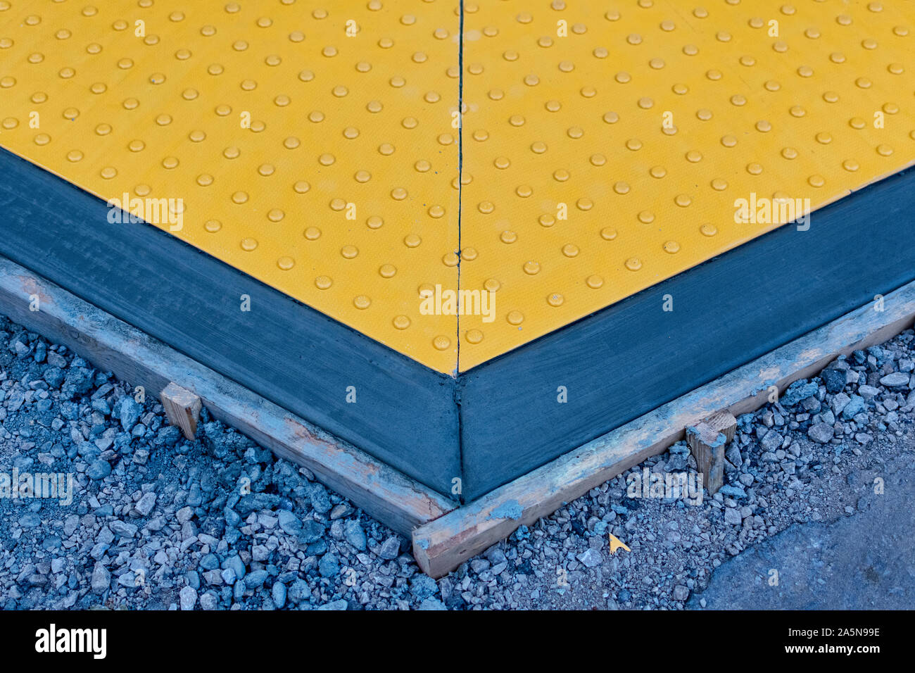 ADA compliant detectable warnings surface tactiles installation ...