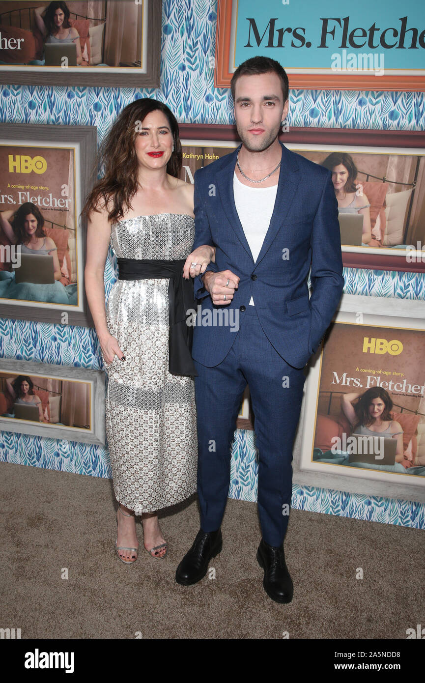 Mrs fletcher kathryn hahn hi-res stock photography and images - Alamy