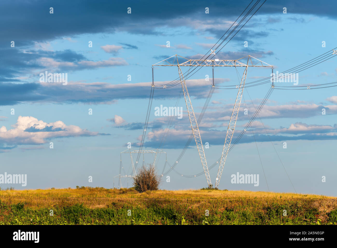 Powerline Utility High Resolution Stock Photography and Images - Alamy