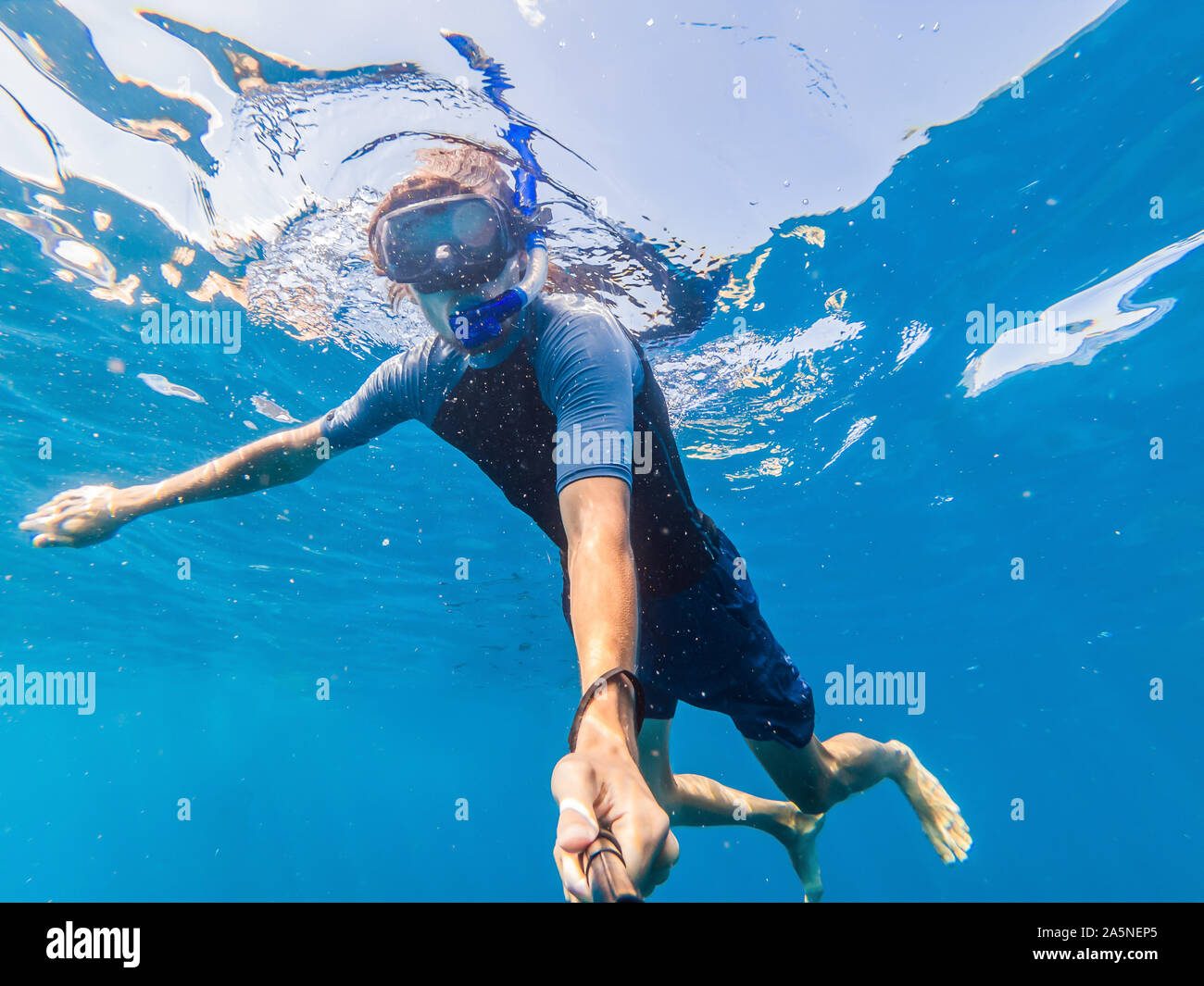 Man snorkeling free diving underwater hi-res stock photography and ...