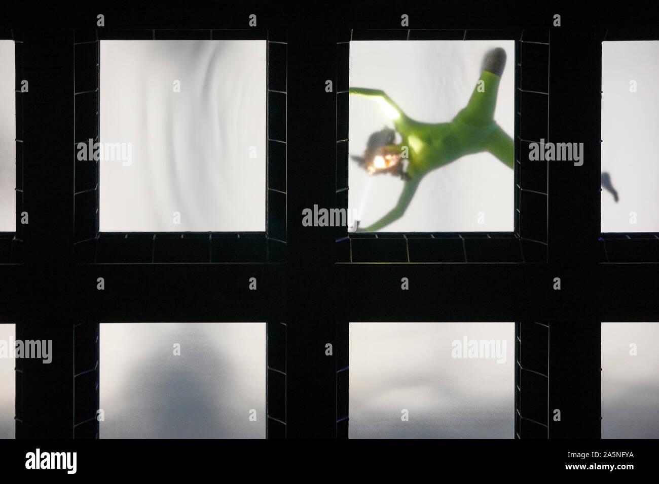 Glass bottom swimming pool hi-res stock photography and images - Alamy