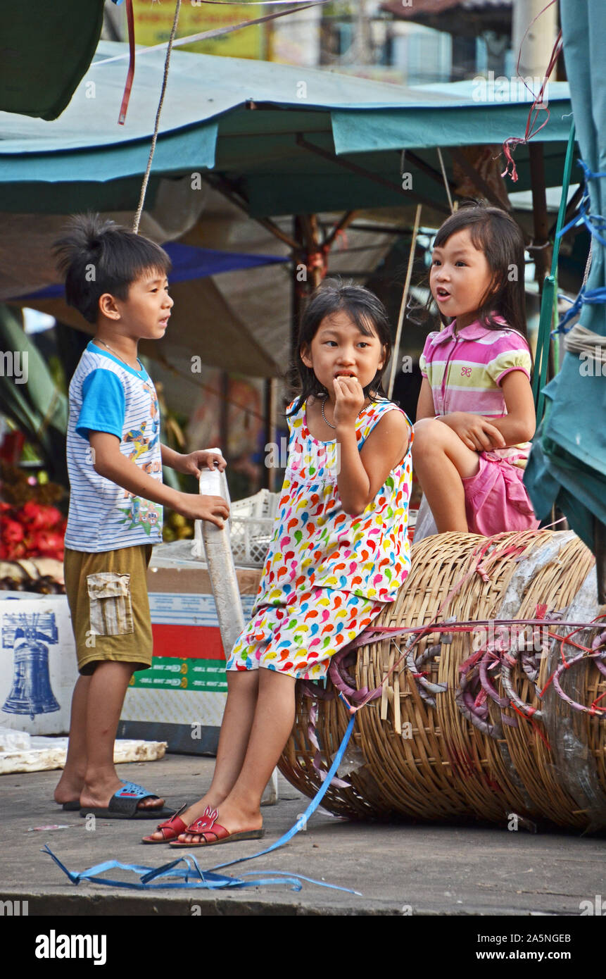 Girls mekong delta vietnam hi-res stock photography and images - Alamy