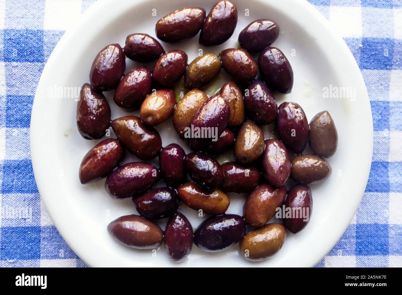 Olives hi-res stock photography and images - Alamy